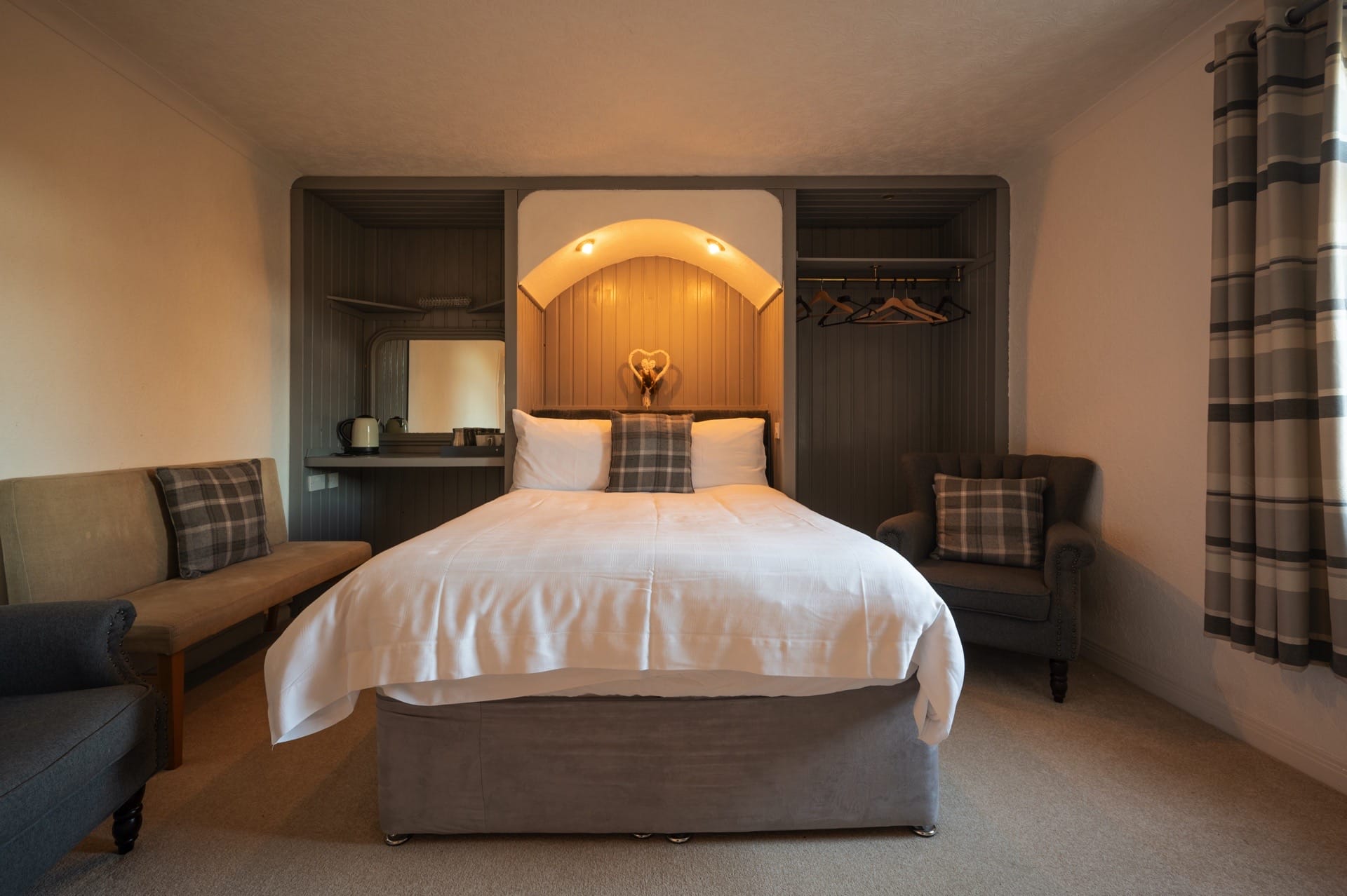 Room 10 - Polmaily House Loch Ness